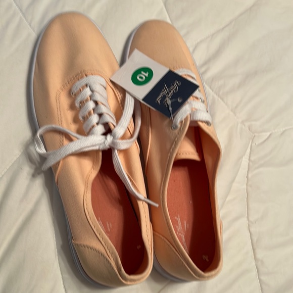 Universal Thread | Shoes | Universal Thread Tennis | Poshmark